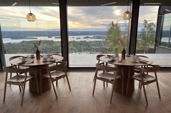 Tahkon Panorama Landscape Hotel – luksusta vaaran huipulla – Ajatusmatkalla
